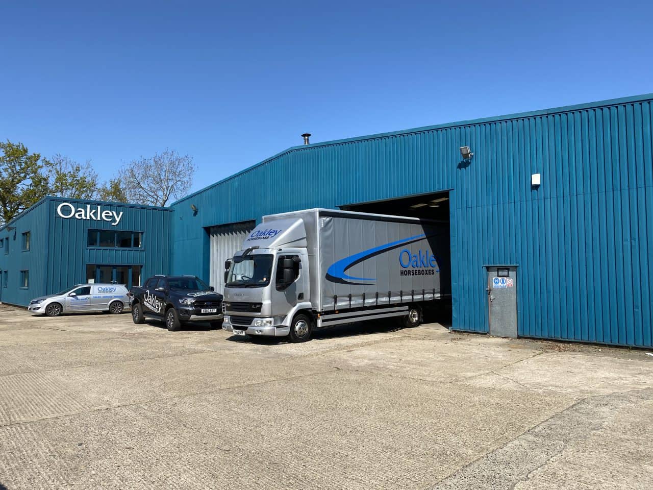Contact | Oakley Horseboxes