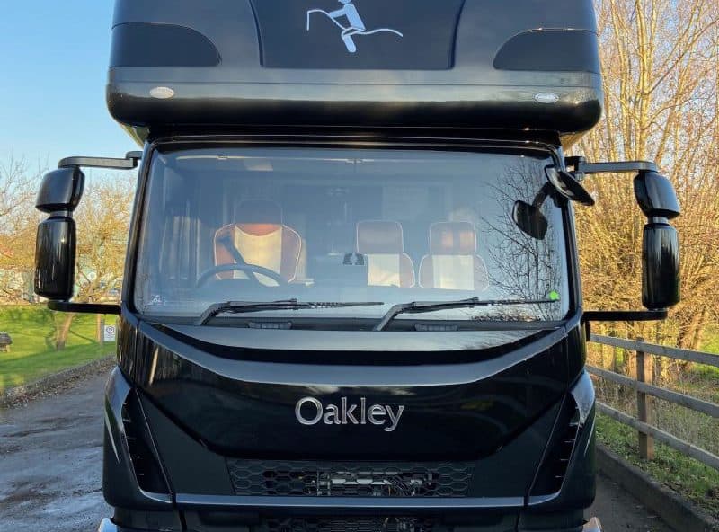 Oakley Supreme New | Oakley Horseboxes