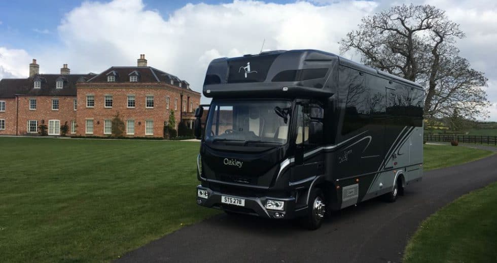New Supreme HGV | Oakley Horseboxes