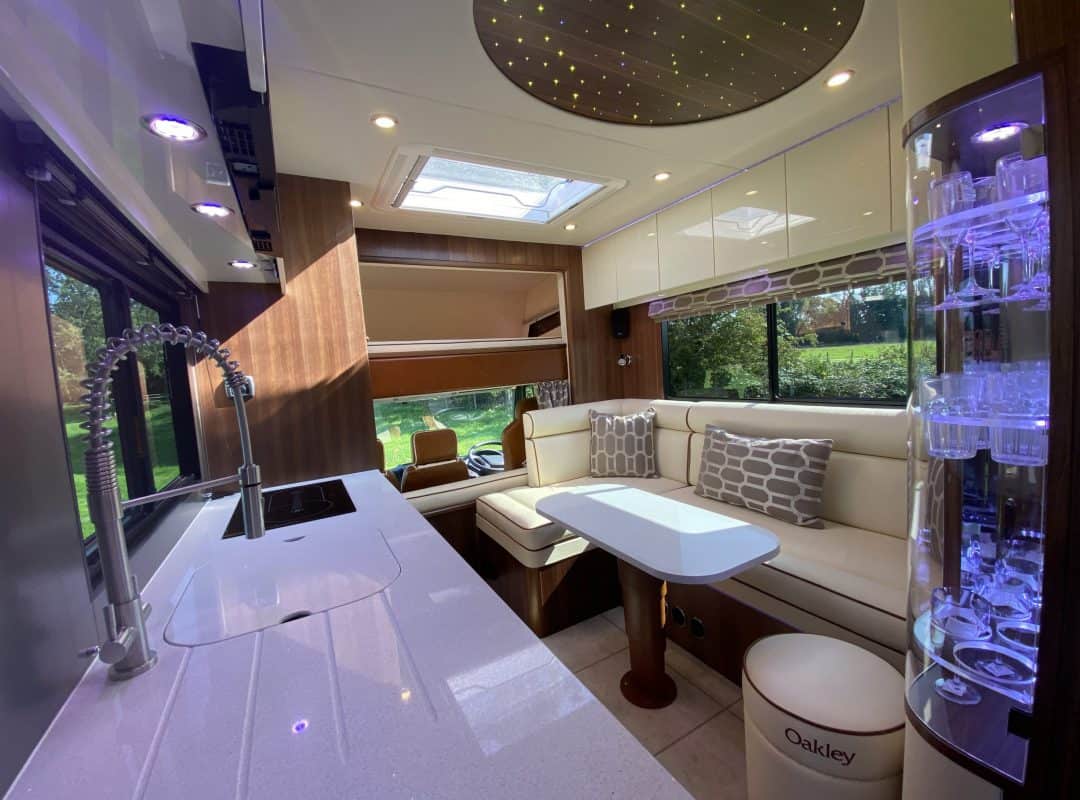 Oakley Supreme New | Oakley Horseboxes