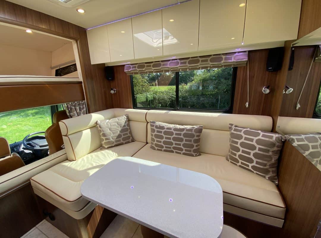 Oakley Supreme New | Oakley Horseboxes