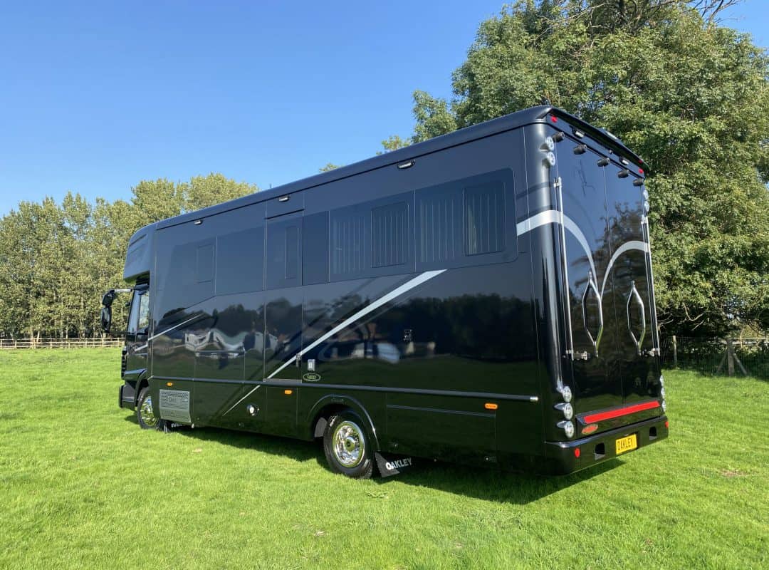 Oakley Supreme New | Oakley Horseboxes
