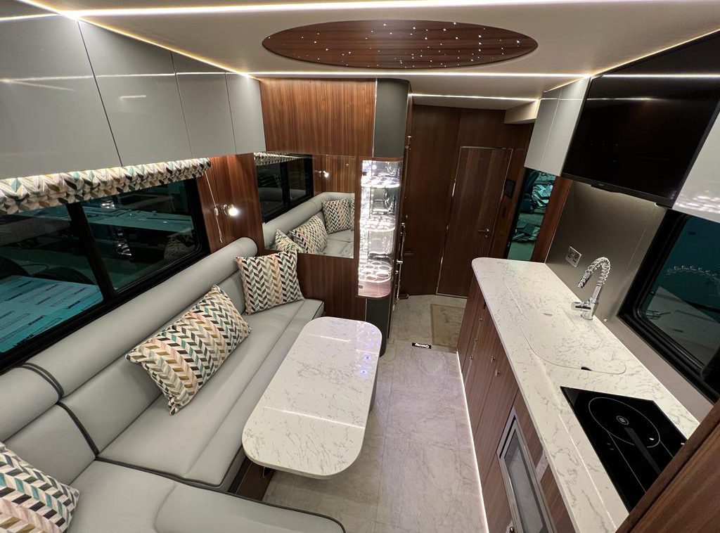 New 2023 Oakley Supreme | Oakley Horseboxes